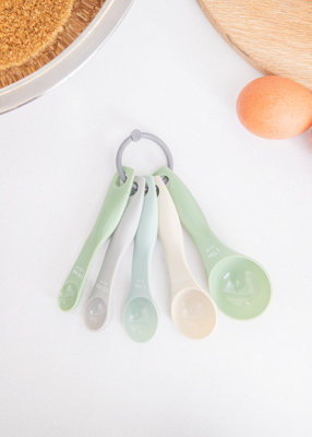 Colourworks Classics Five Piece Measuring Spoon Set