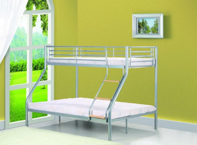 Comfy Living 3ft Single & 4ft6 Double Metal Triple Bunk | DIY at B&Q