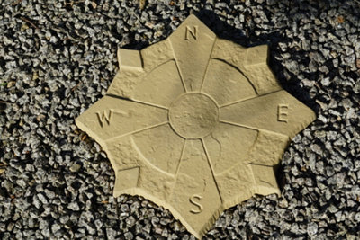 Compass Concrete Stepping Stone 440mm Bath Buff - Pack of 25