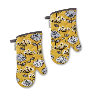 Cooksmart Set of 2 Retro Meadow Gauntlets | DIY at B&Q