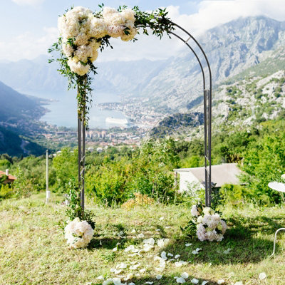 Costway Garden Arch Metal Frame Decoration Trellis Stand Vines Climbing ...