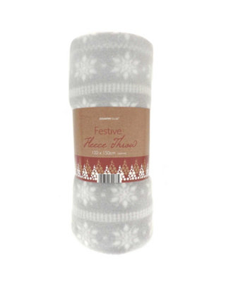 Country Club Snowflake Fleece Throw | DIY at B&Q