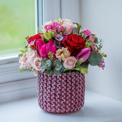 Crochet Texture Effect Ceramic Indoor Plant Pot in Burgundy. Rustic ...