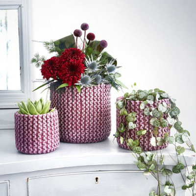 Crochet Texture Effect Ceramic Indoor Plant Pot in Burgundy. Rustic ...