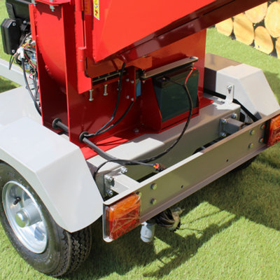 Crytec Terminator DGS1500 wood chipper with electric start