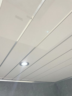 DBS Bathrooms Gloss White Chrome 8mm PVC Bathroom Ceiling Panels Pack ...