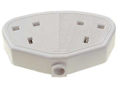 Dencon 13A 2-Gang Rubber Trailing Socket - Versatile and Durable White ...