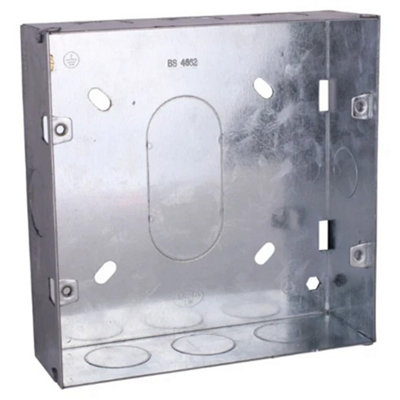 Deta DB171 Grid Switch Mounting Box Flush 6 / 8 Gang | DIY at B&Q