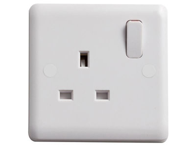 Deta Vimark VC1207S Switched Socket 1-Gang 13A DETVC1207S | DIY at B&Q