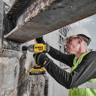 Dewalt 18v DCF900NT XR High Torque Impact Wrench Li Ion 1 2 1396Nm Tstak