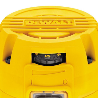 Dewalt D26200 900w Compact Fixed Base Corded Router 110v
