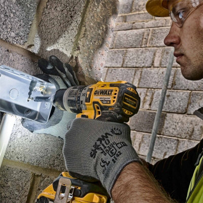 Dewalt DCD796D2 18v XR Brushless Compact Combi Hammer Drill - 2 x 2.0ah Battery