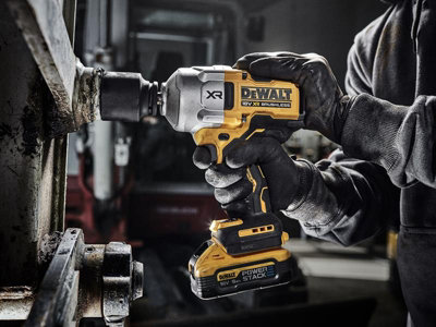 Dewalt DCF961H2T High Torque 1/2in Impact Wrench 18V 2x POWERSTACK 5.0Ah + Tstak