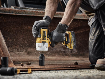 Dewalt DCF961H2T High Torque 1/2in Impact Wrench 18V 2x POWERSTACK 5.0Ah + Tstak