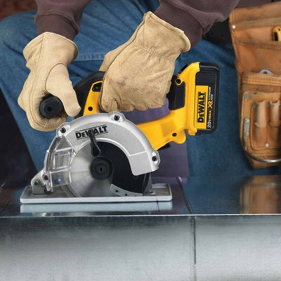 Dewalt cordless metal cutting saw store