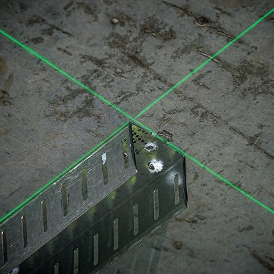 Dewalt DW088CG Green Cross Line Laser Level Self Levelling + Bracket ...