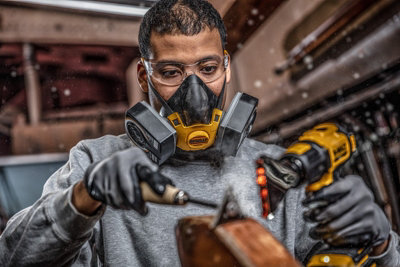 DEWALT P3 Half Mask Respirator with Dual Filters for Ultimate Workplace ...