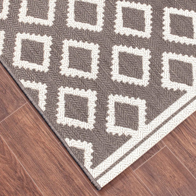 Diamond Pattern Garden Patio Rug - Weatherproof, Mould & Mildew ...