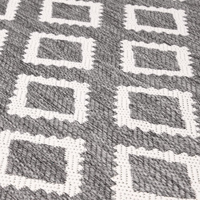 Diamond Pattern Garden Patio Rug - Weatherproof, Mould & Mildew ...