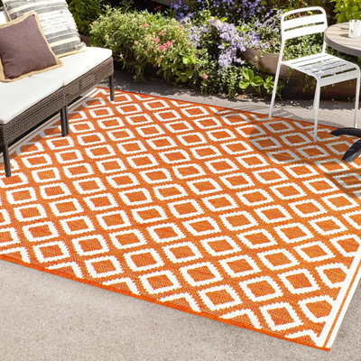 Diamond Pattern Garden Patio Rug - Weatherproof, Mould & Mildew ...