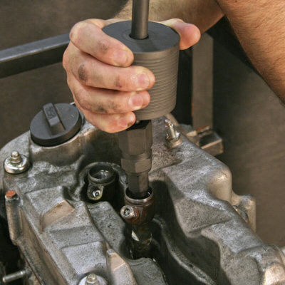 Slide hammer injector puller store
