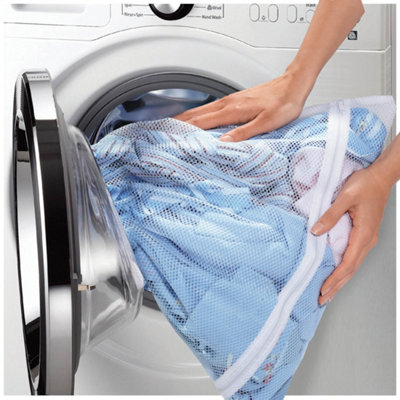 DomoPak - Small Laundry Net Wash Bag - 35 x 50cm | DIY at B&Q