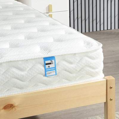 Double Pocket Sprung Mattress With Padded Foam & Hypoallergenic Cover