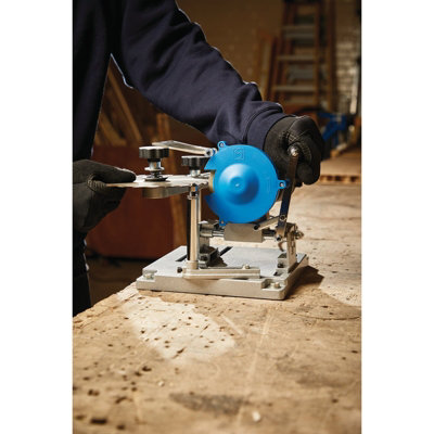 Circular saw blade sharpener store