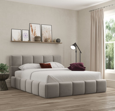 DS Living Ovella Cubed Upholstered Boucle Pebble Bed