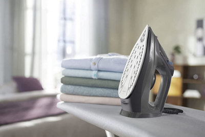 DST3041-89 3000 Series Steam Iron - Ceramic Soleplate