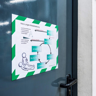 Durable DURAFRAME Magnetic Signage Hazard Frame - 5 Pack - A4 Green & White