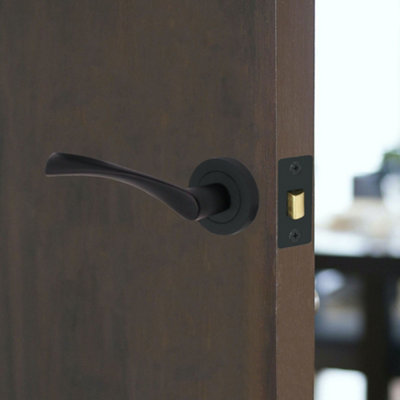 EAI - Black Door Handles Swept Lever on Rose Latch Kit / Pack - 78mm ...