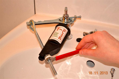 Easy TapSplitter - Tool to Easily Remove Stuck Tap Headgear