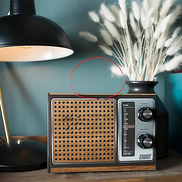 EIGHT Build Your Own Retro Radio EIGHT Build Your Own Retro Radio