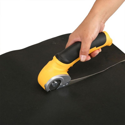 how do electric scissors work