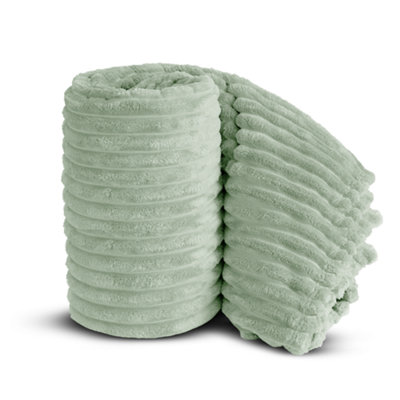 Elegant Thermal Plush Ribbed Throw Blanket in Modern Style for Sofa ...