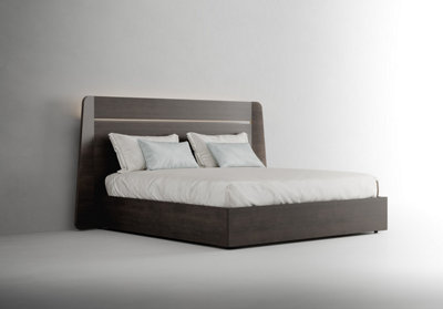 European king size bed in wood from Porticello collection