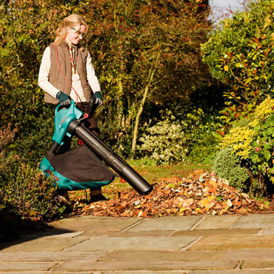 Leaf blowers garden vacs Garden Power Tools B Q