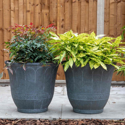 Fargro Home and Garden™ Scallop Planter 19" - Faux Concrete Effect