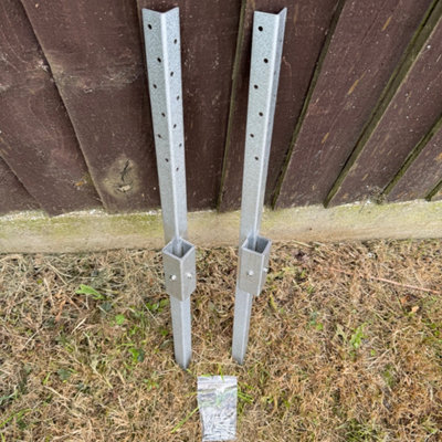 Fence Post Repair Stakes for Reinforcing Damaged Wooden Posts (Pack of 2)