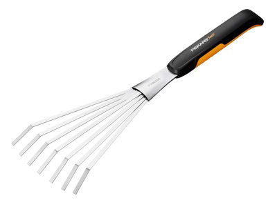 Fiskars 1027044 Xact Hand Rake FSK1027044 at B&Q
