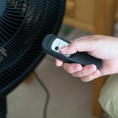 Shop Floor or Desktop Mounted Cooling Fan with 3 Speeds, Timer ...