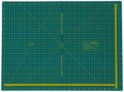 FOLDABLE CUTTING MAT - Cutting Mat: Foldable: 60 x 45cm - Sew Easy