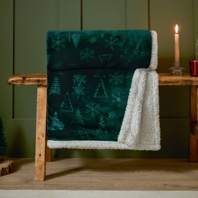 furn. Festive Times Embossed Fleece Throw