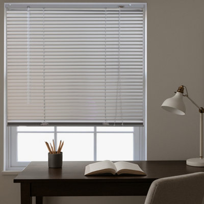 FURNISHED Aluminum Venetian Blinds - Silver 25mm Slats Trimmable Blinds ...