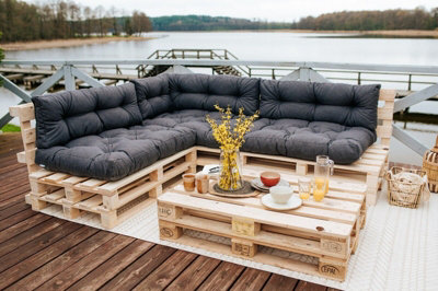 Corner pallet bench store