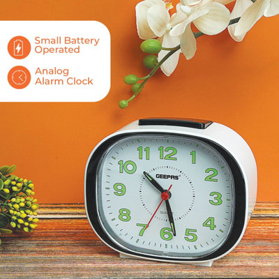 Geepas Bedside Analog Alarm Clock Table Clock with Large Clear Dial and Hands with Luminous Pointers