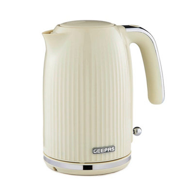 GEEPAS Fluted 1.7L Electric Cordless Kettle 3000W 360 Rotational Base ...