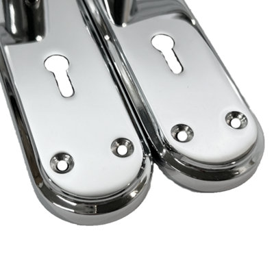 Genova Door Handles Chrome Twist Lever Lock Marina Backplate