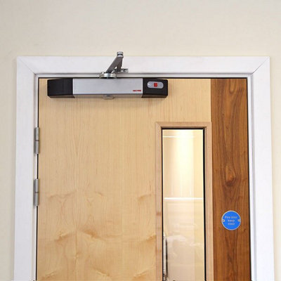 Geofire Agrippa Acoustic Free-Swing Door Closer Silver- Power Size EN 4
